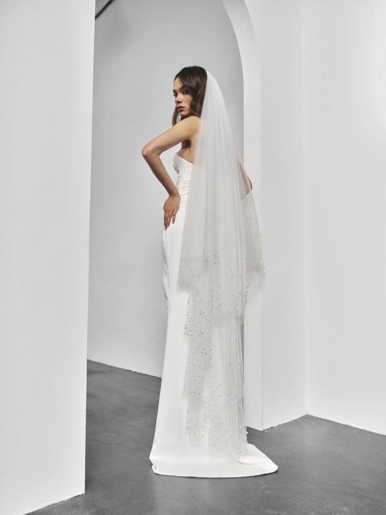 NAIVE - Lorraine Tyne Bridal