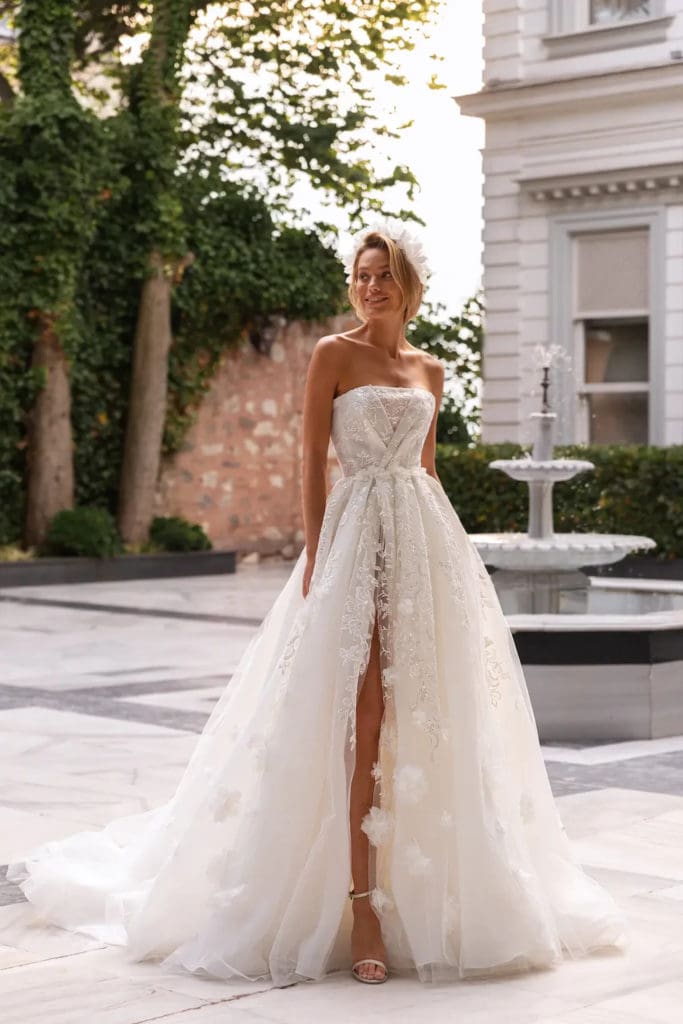 PANAKEIA - Lorraine Tyne Bridal