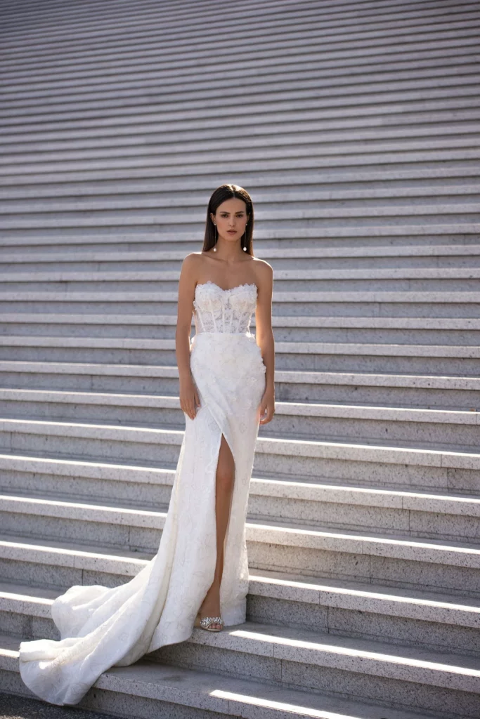 AURELLIA - Lorraine Tyne Bridal